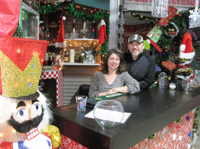 Local restaurant embracing Christmas theme, spirit | News, Sports, Jobs ...